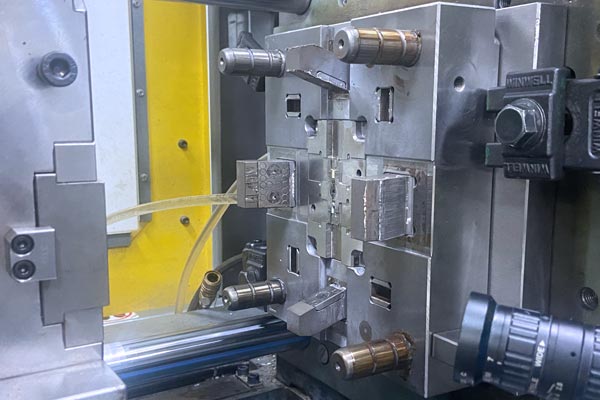 Plastic Injection Molding: New Technologies Leading Manufacturing ...